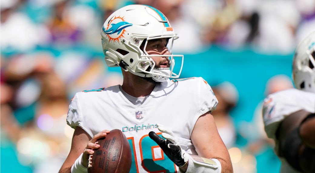 Dolphins QB Thompson suffers thumb injury, replaced by Bridgewater