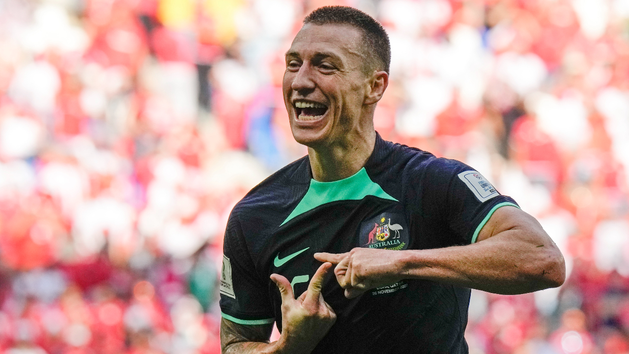 Australia beats Tunisia to revive its World Cup campaign - Sportsnet.ca