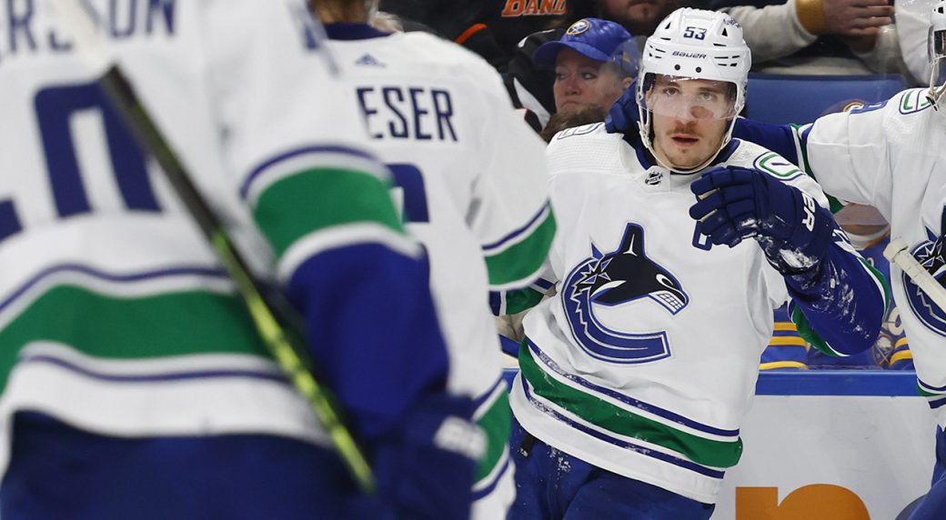Horvat's three points leads Canucks in win over Sabres