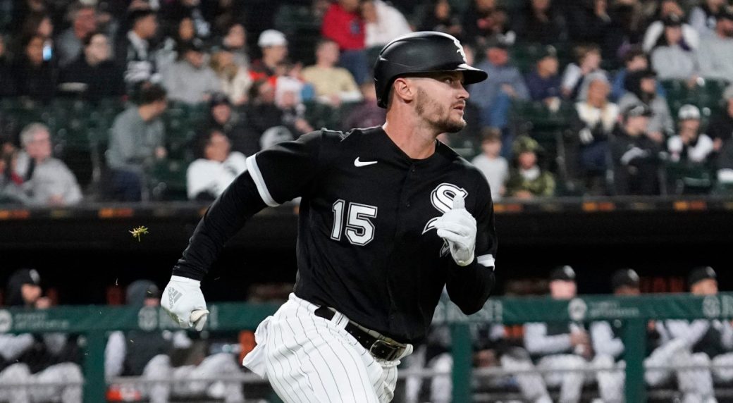 White Sox decline to tender Engel, Payton, Mendick