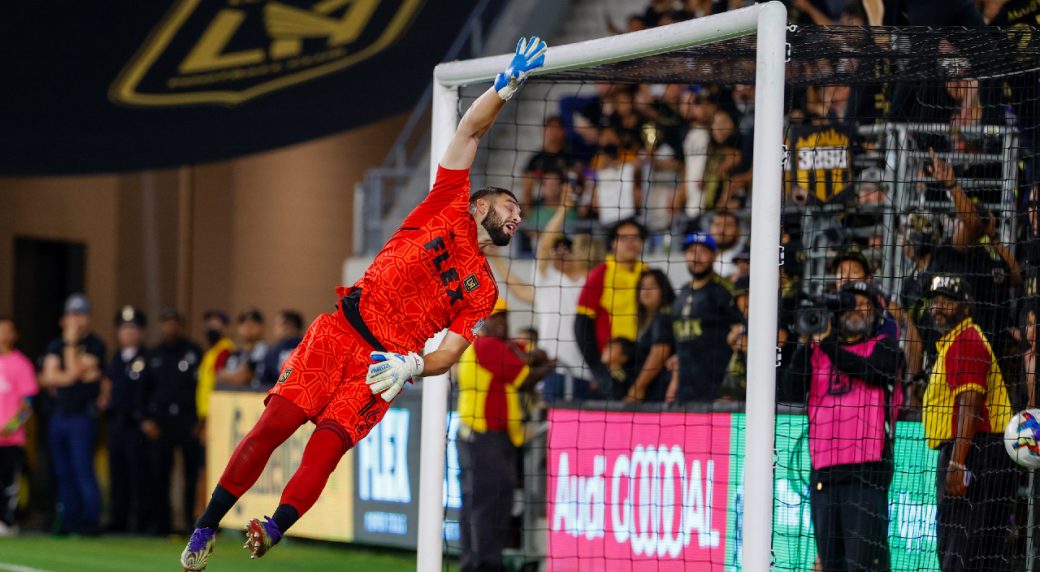 Canadian goalkeeper Maxime Crépeau undergoes surgery to repair ...