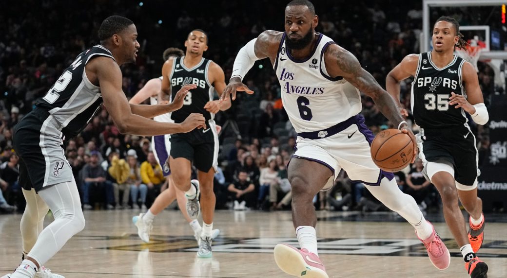 James scores season-high 39 points as Lakers hand Spurs eighth-straight ...