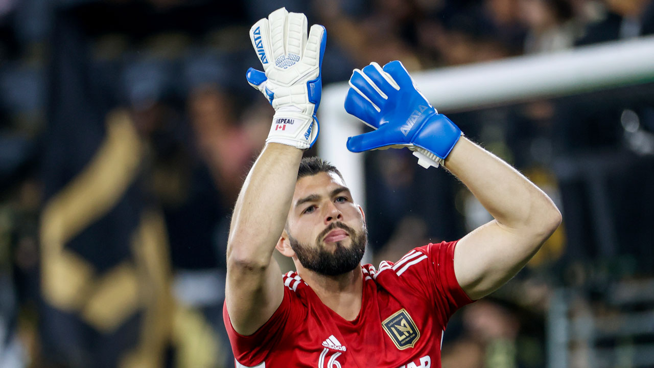 Canadian goalkeeper Maxime Crépeau carted off field with injury in MLS ...