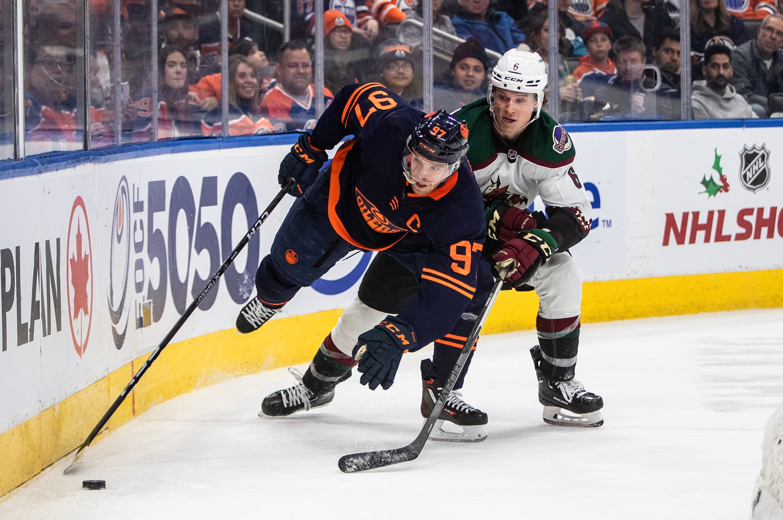 McDavid has four points, Oilers trounce Coyotes with eight goals in win