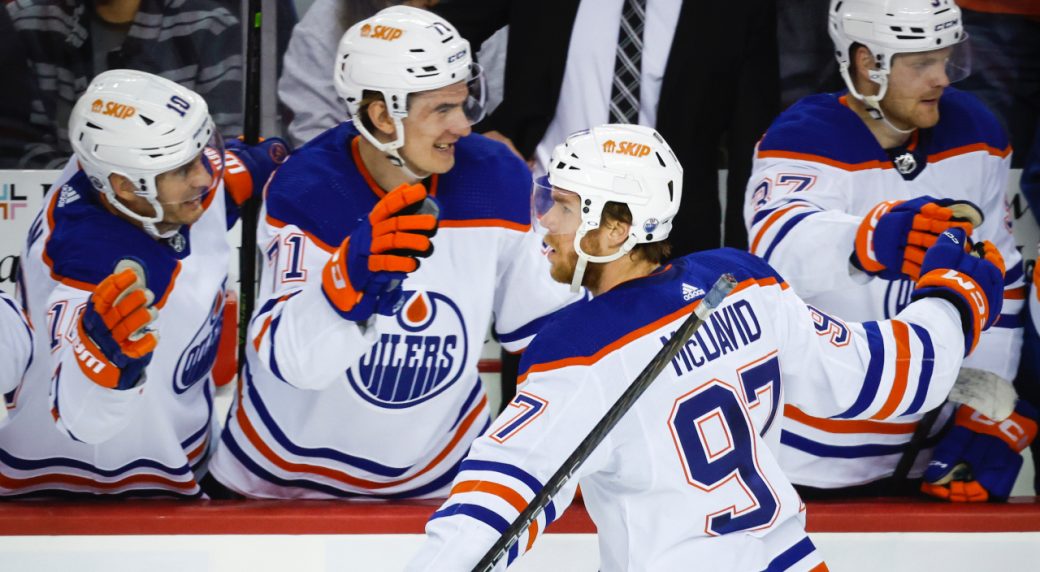 McDavid extends point streak to 16 games as Oilers douse Flames