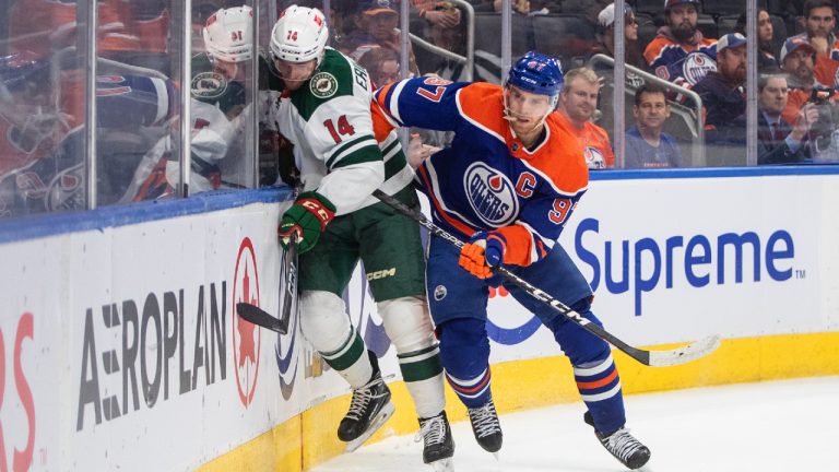 McDavid extends goal streak to seven games, Oilers take care of Wild ...