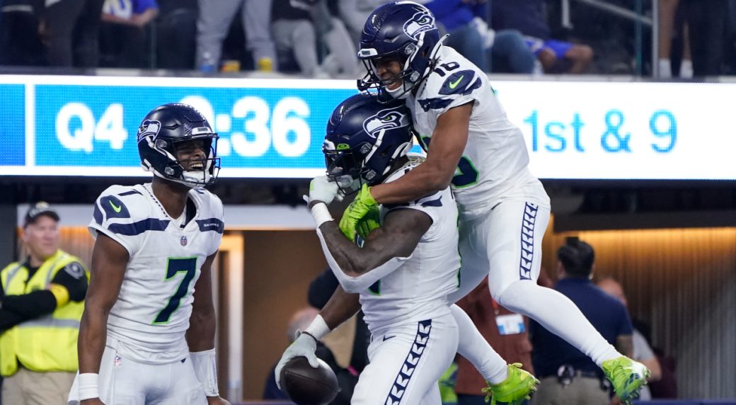 Geno Smith hits DK Metcalf for late TD, Seahawks top Rams