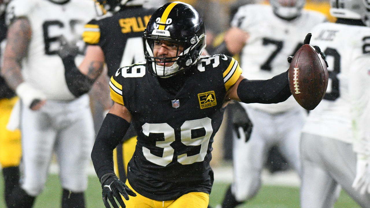 'Felt like he was with us tonight': Steelers honour Harris with win ...