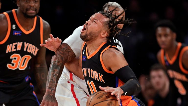 Surging 76ers extend win streak to eight with victory over Knicks ...