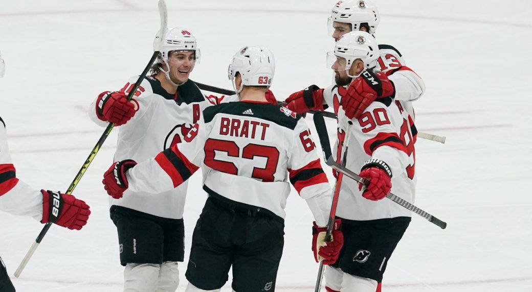 NHL Roundup: Devils, Red Wings snap six-game losing streaks