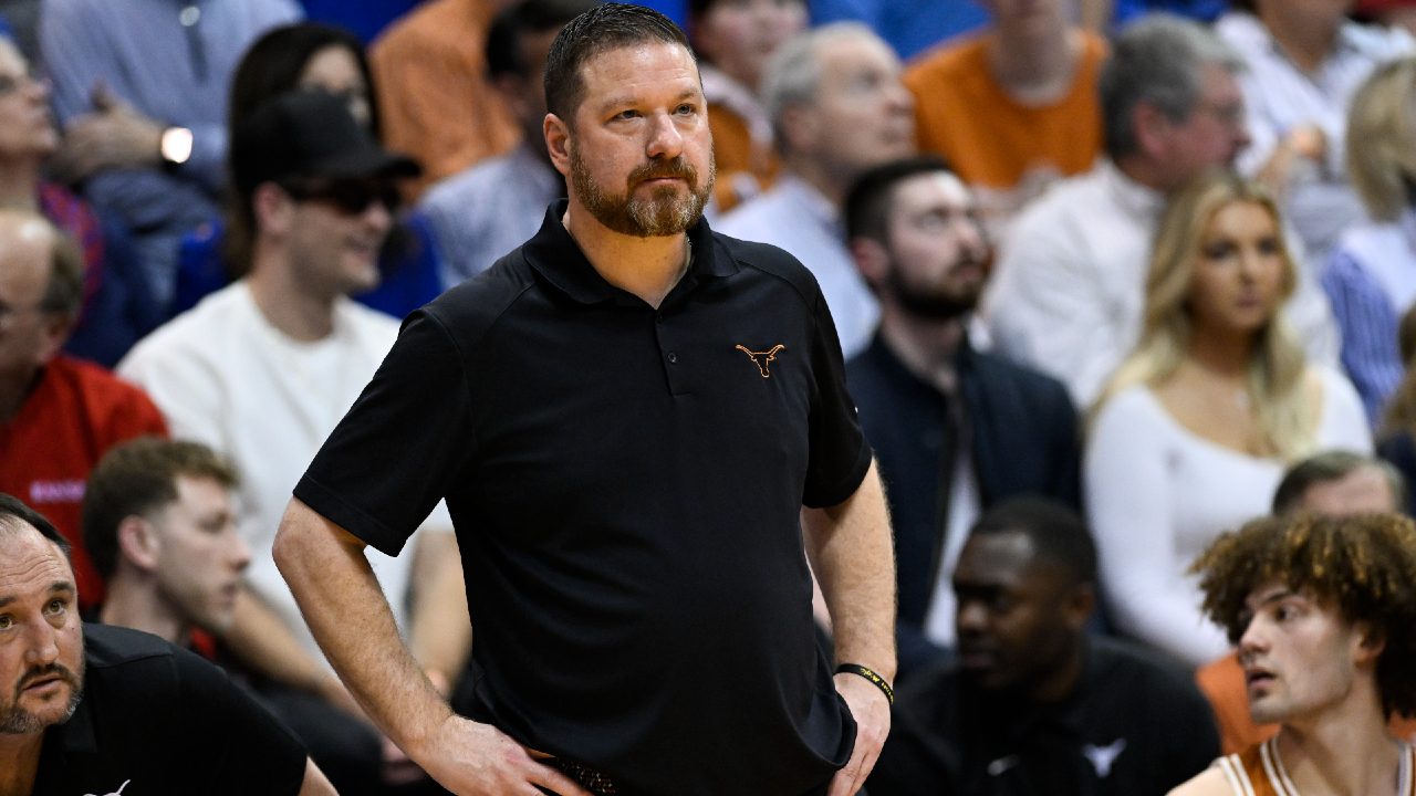 Texas fires Chris Beard amid felony domestic violence charge - Sportsnet.ca