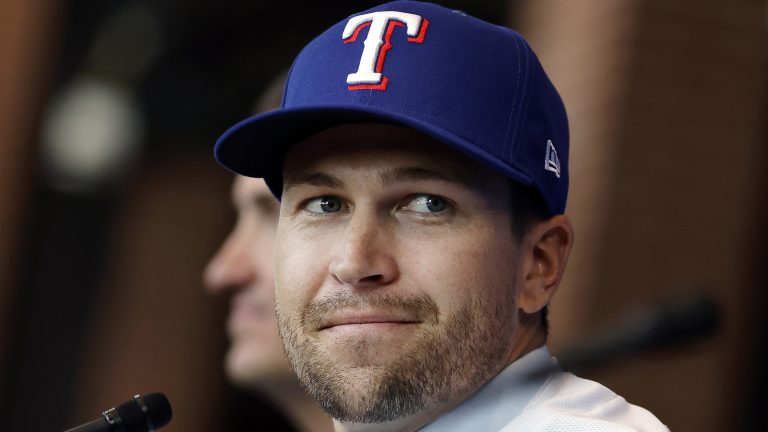 Rangers' deGrom not concerned about left-side tightness, delayed start to spring training ...