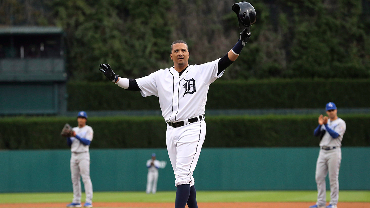 Former All-Star first baseman Victor Martinez joins Blue Jays front ...