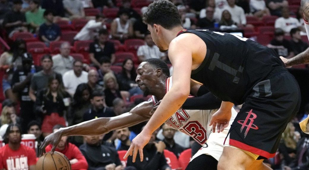 Jimmy Butler's final-second dunk lifts Heat over Rockets