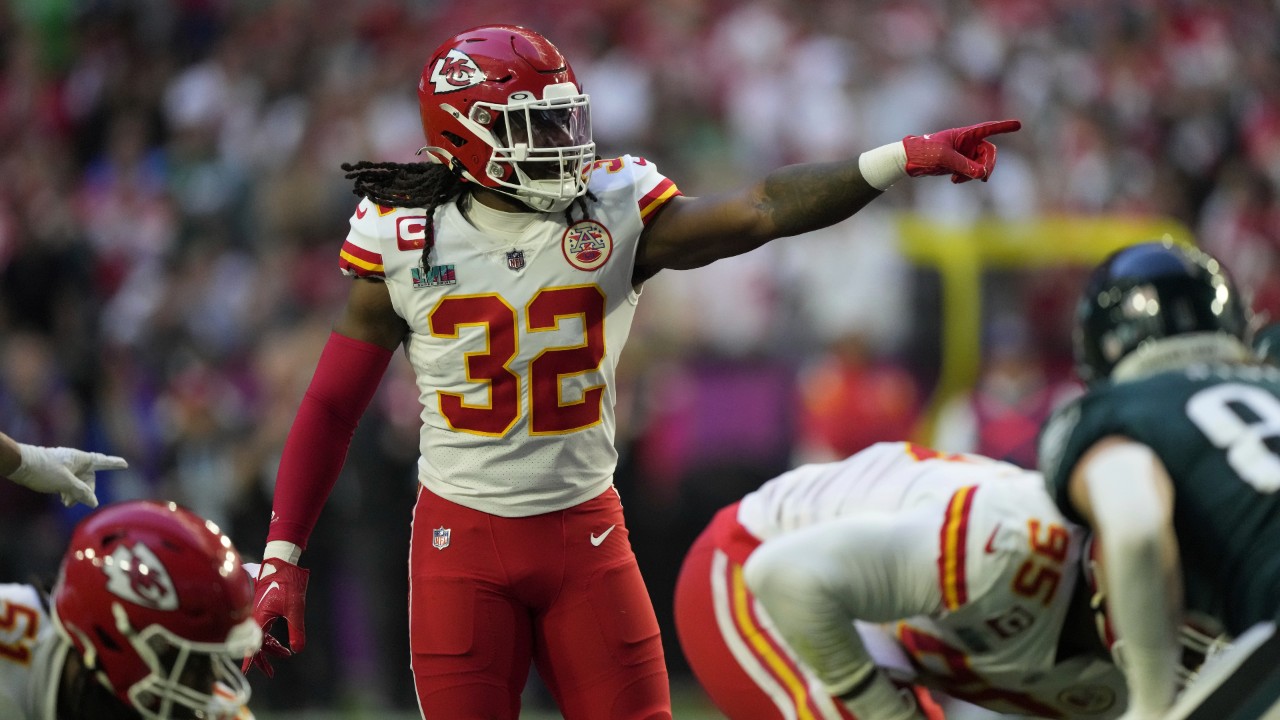 Report: Chiefs re-sign MLB Nick Bolton to three-year, $45 million deal ...