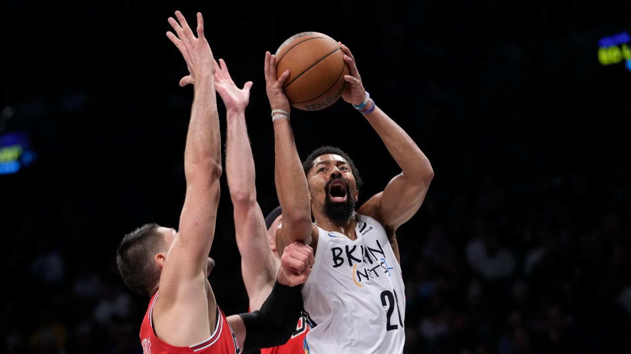 Dinwiddie scores 25 points in Brooklyn return, Nets beat Bulls ...