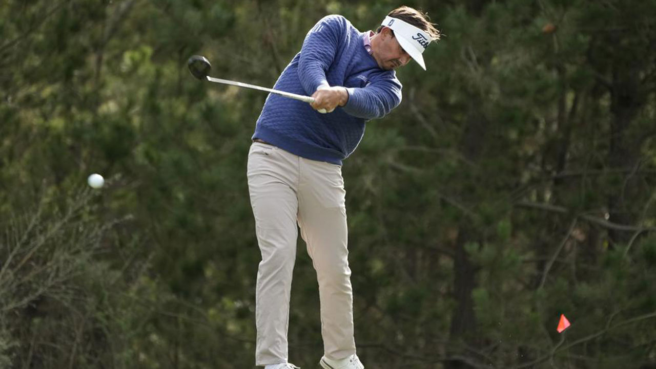 Lebioda leads on a day of ever-changing conditions at Pebble Beach ...