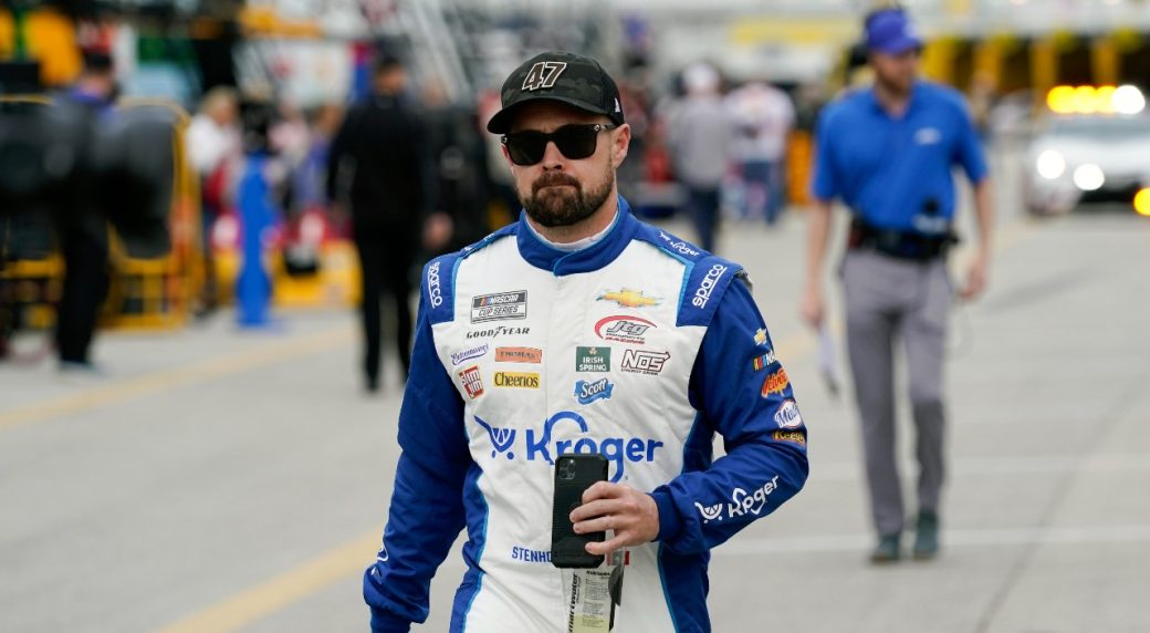 Ricky Stenhouse Jr. wins longest Daytona 500 in history