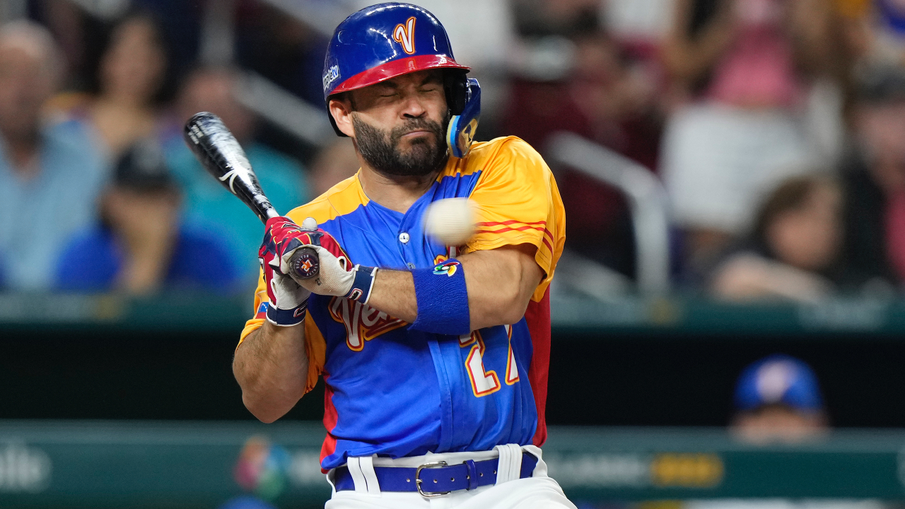 Astros' Altuve leaves WBC game after being hit on hand by a pitch - Sportsnet.ca
