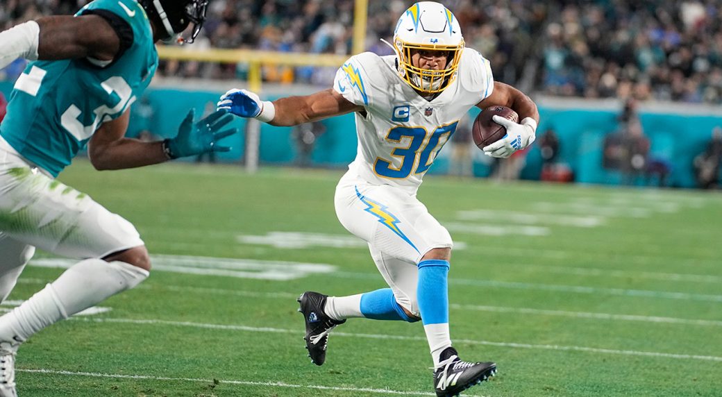 Ekeler receives permission from Chargers to seek trade