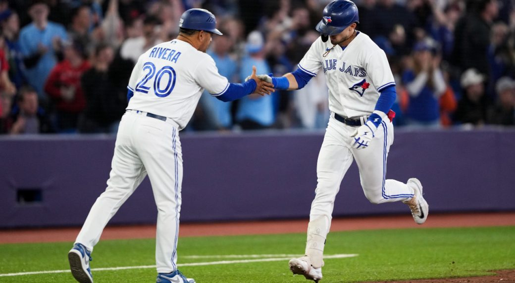 Blue Jays spoil Montoyo's return with win over White Sox in series opener