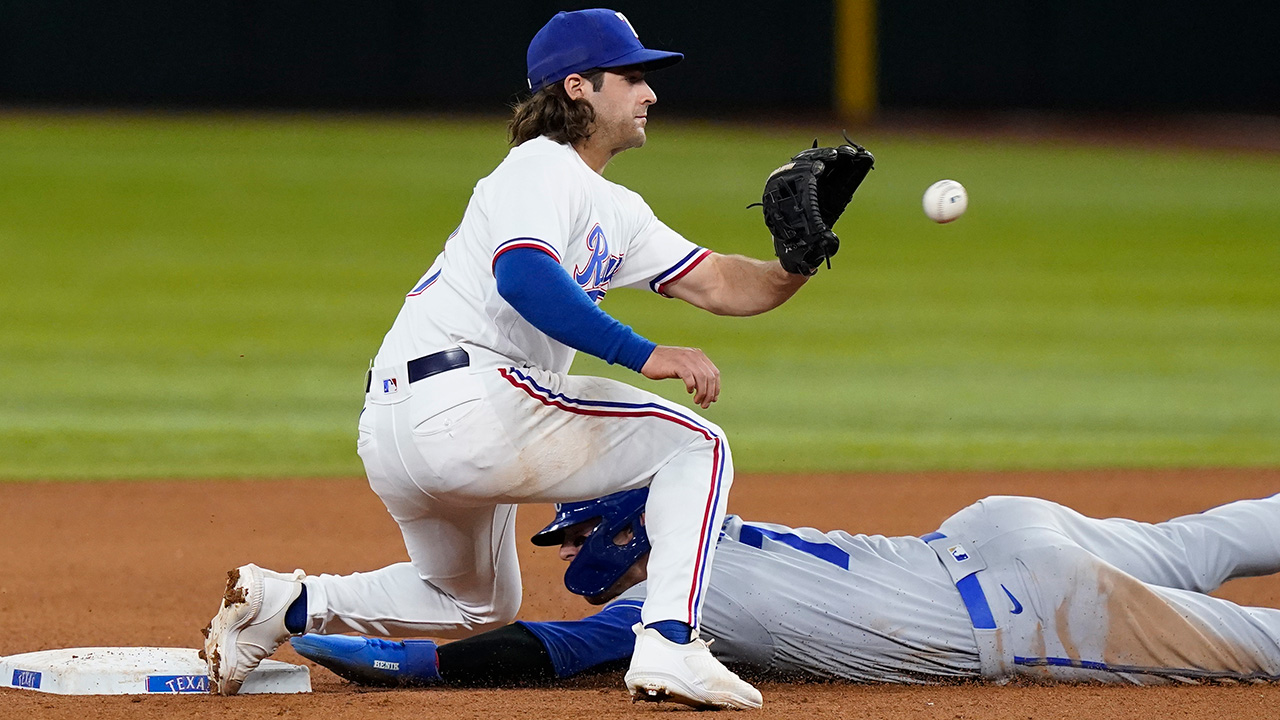 Josh Smith gets shot at short with Rangers' Seager sidelined - Sportsnet.ca