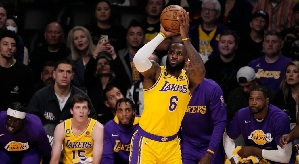 Lakers' LeBron James has 40 points in season-ending loss to Nuggets