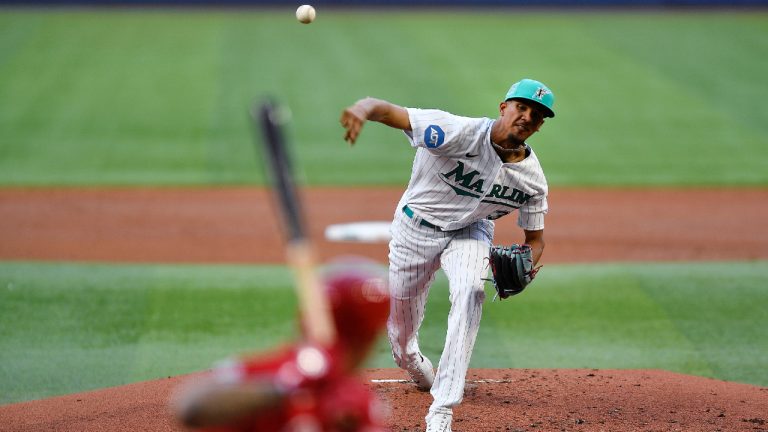 Fraley homers twice, hits tiebreaking shot as Reds beat Marlins to ...