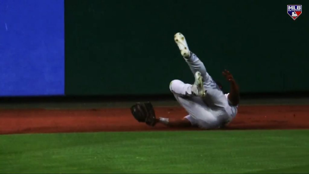 Best Diving Catch In Baseball