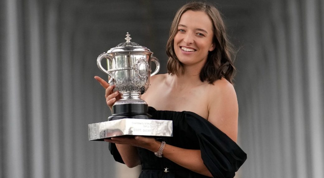 Swiatek is No. 1 and owns 4 Grand Slam titles. Can she win Wimbledon, too?