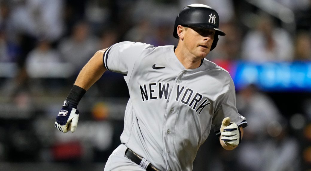 Yankees third baseman DJ LeMahieu has broken right foot
