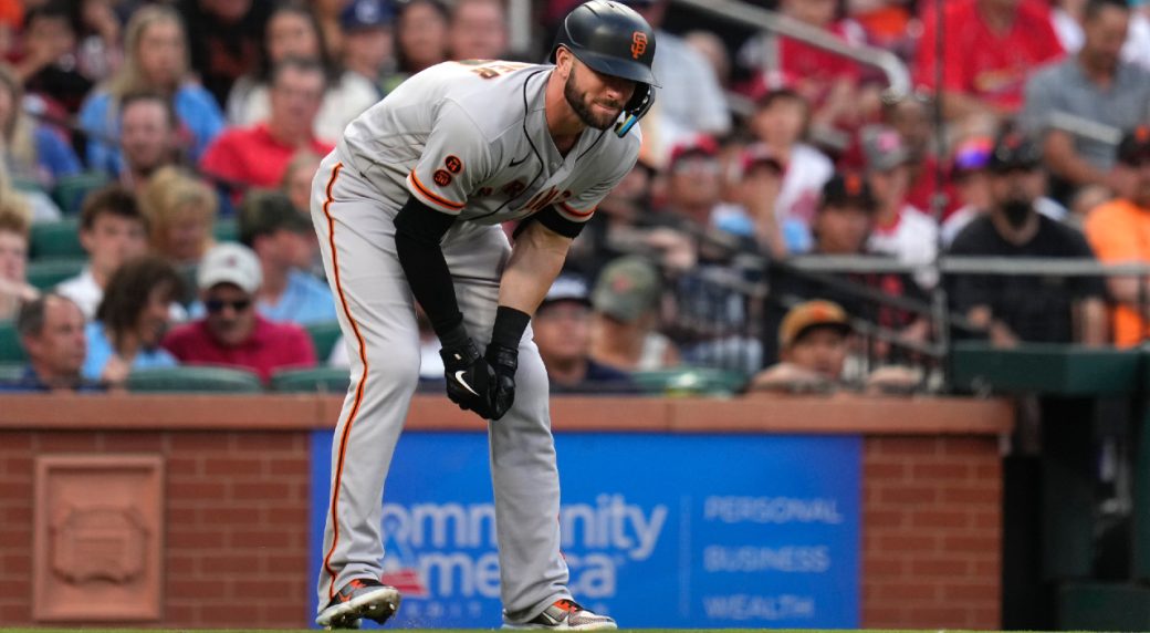 Haniger breaks forearm when hit by pitch in Giants' win over Cardinals