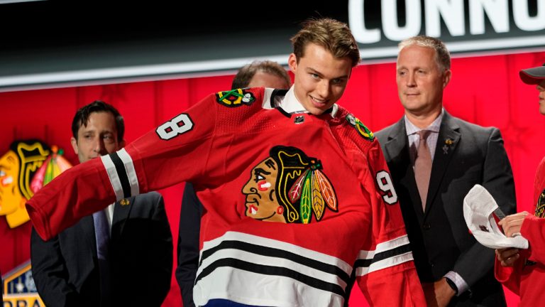 Blackhawks sign Connor Bedard to entry-level contract on his 18th birthday - Sportsnet.ca