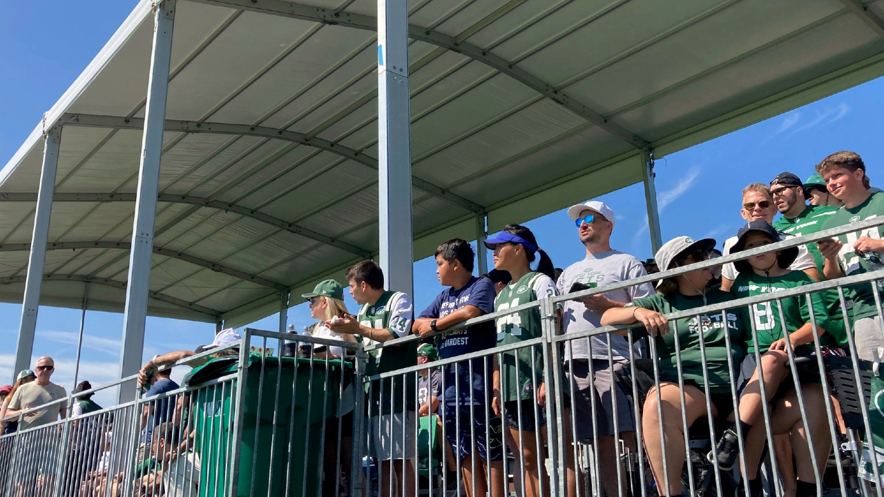 Jets fans flock to training camp to get their first look at Aaron ...