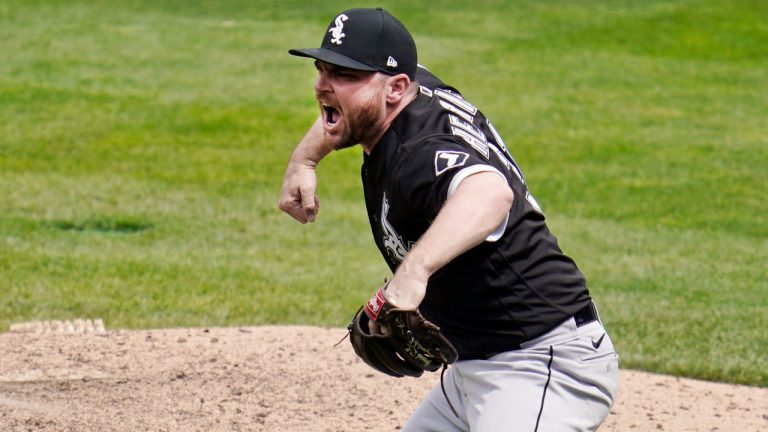 White Sox reliever Liam Hendriks reveals he pitched 2022 season with ...