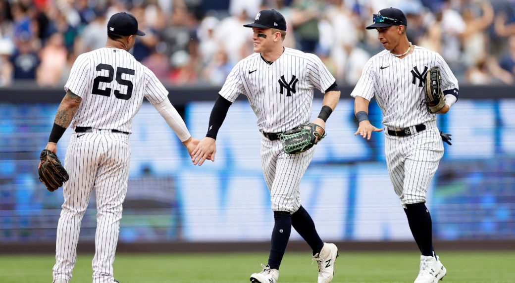 Stanton homers twice as Yankees rebound with win over Cubs