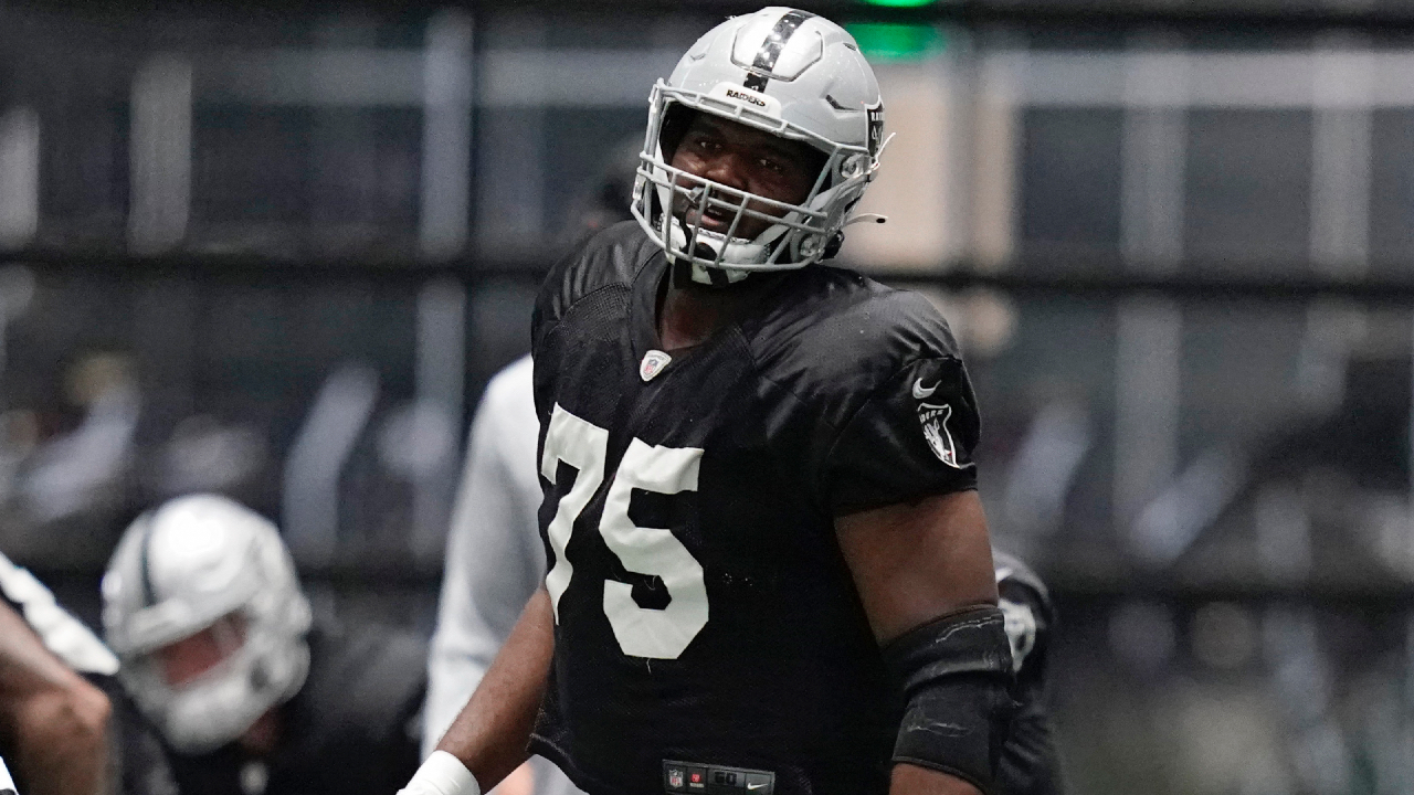 Raiders OL Brandon Parker will miss another season because of injury ...