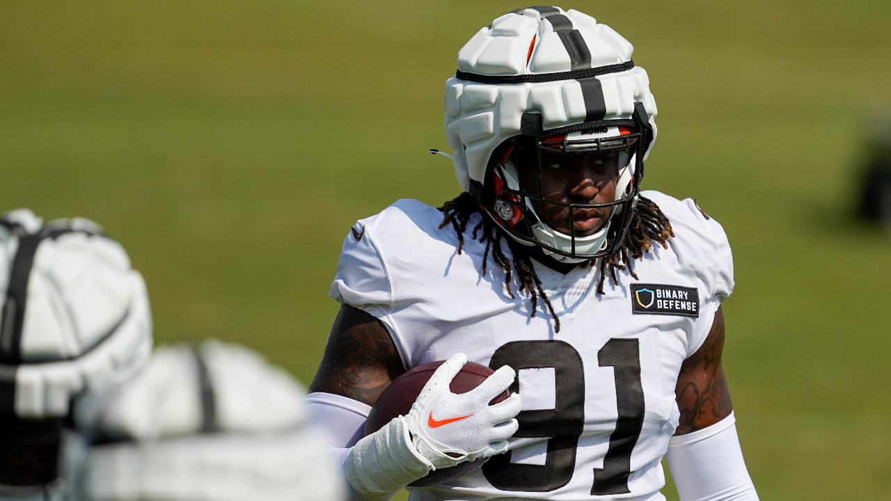 Browns DEs Alex Wright, Isaiah Thomas could miss significant time with ...