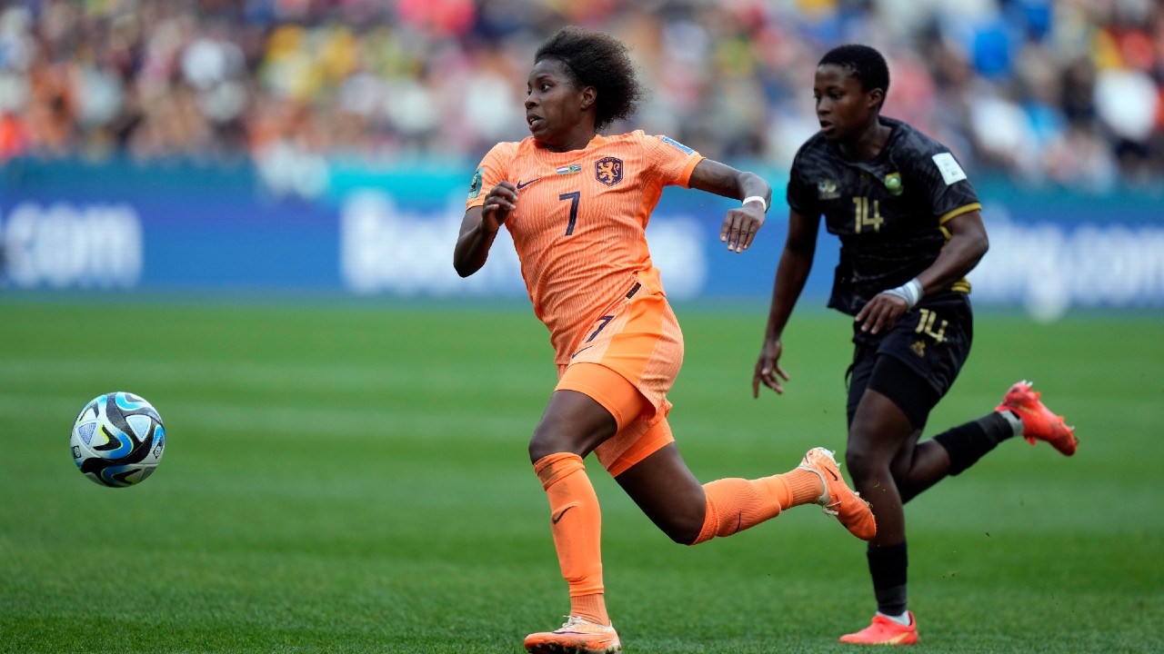 Dutch forward says 'Yes! Bye!' to United States after World Cup ...