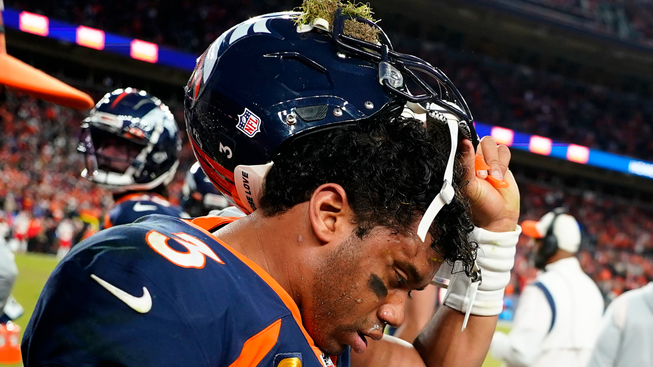 Broncos bench QB Russell Wilson, Jarrett Stidham to start vs. Chargers - Sportsnet.ca
