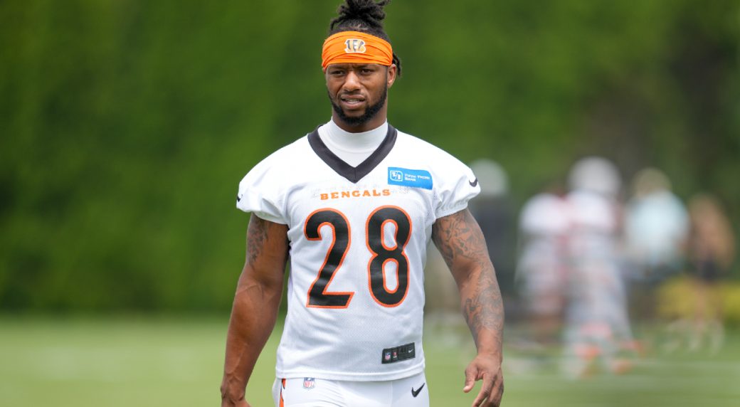 Bengals RB Joe Mixon found not guilty of aggravated menacing during ...