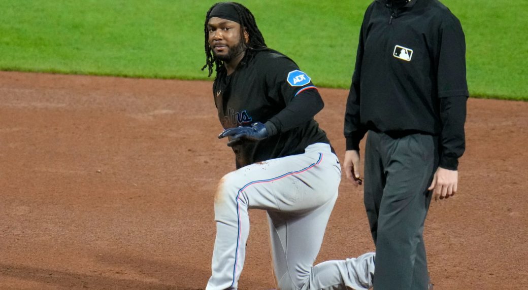 Bell's two-run double keys four-run 8th as Marlins beat Pirates to ...