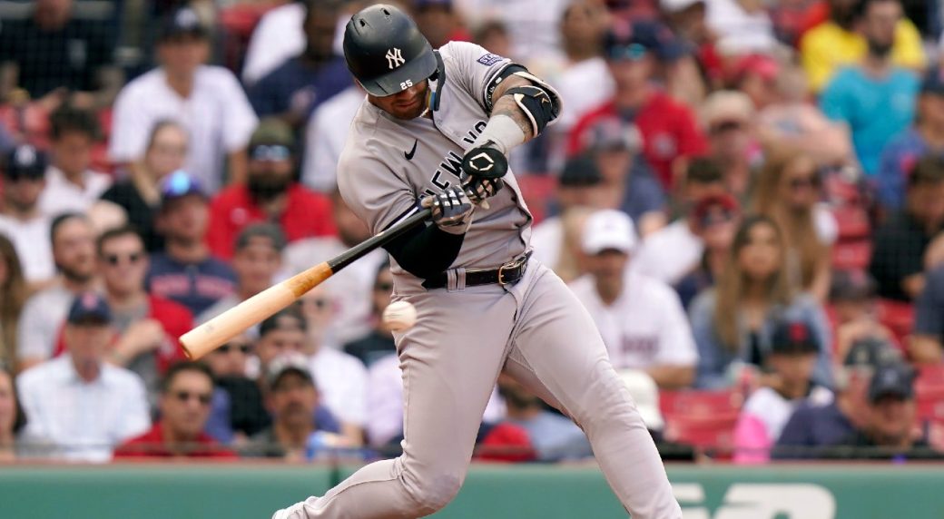 Yankees' 2B Gleyber Torres leaves game after being hit on hand by pitch