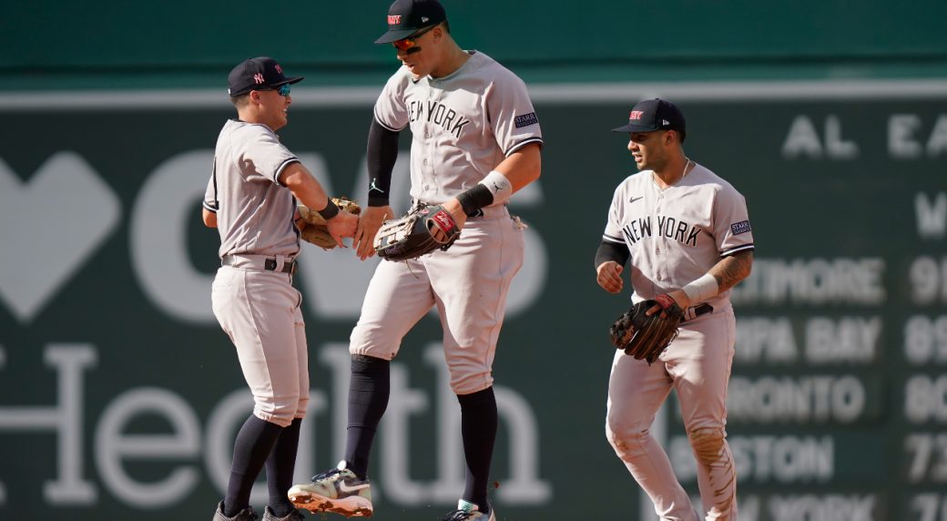 MLB Roundup: Yankees sweep Red Sox in doubleheader, Boone gets 500th win