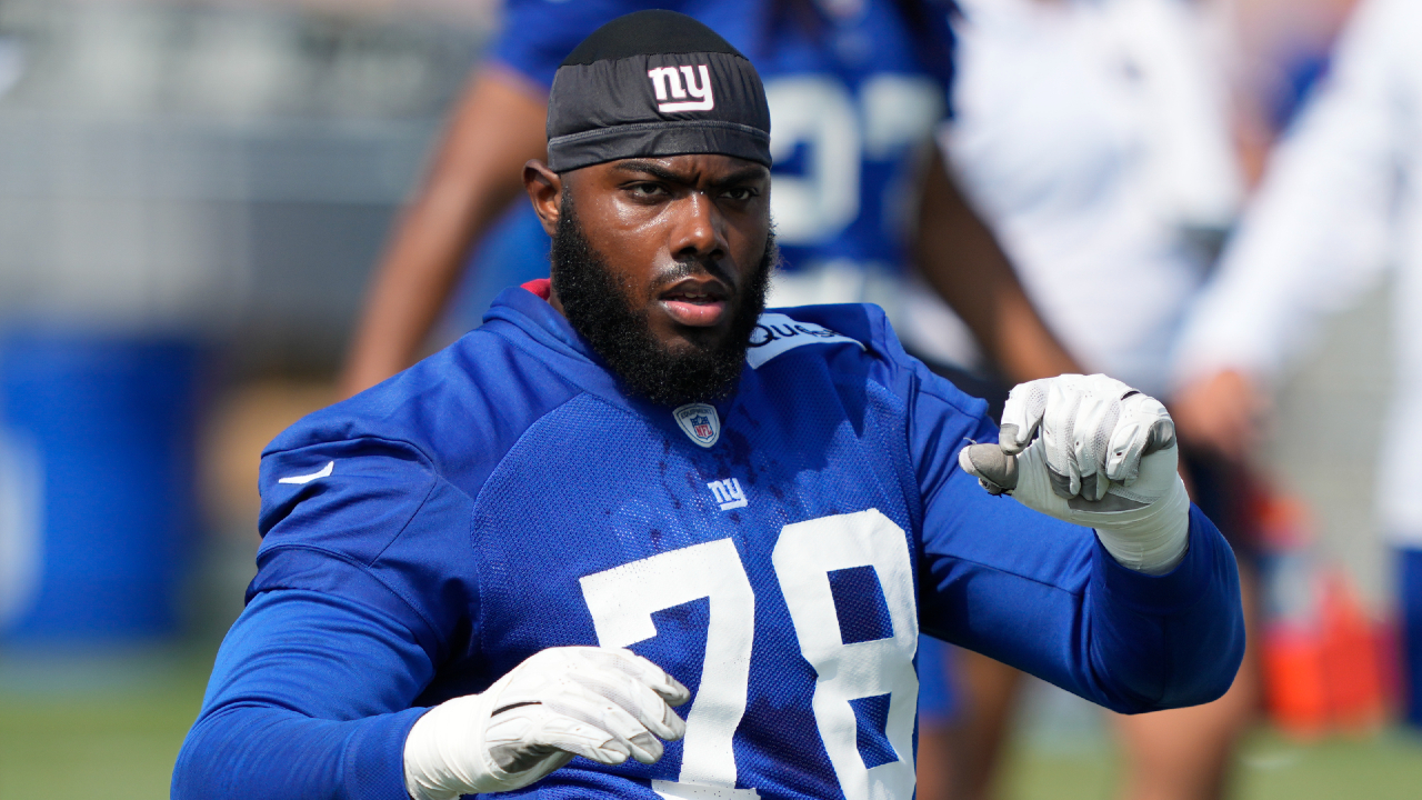 Giants starting left tackle Andrew Thomas listed as questionable ...