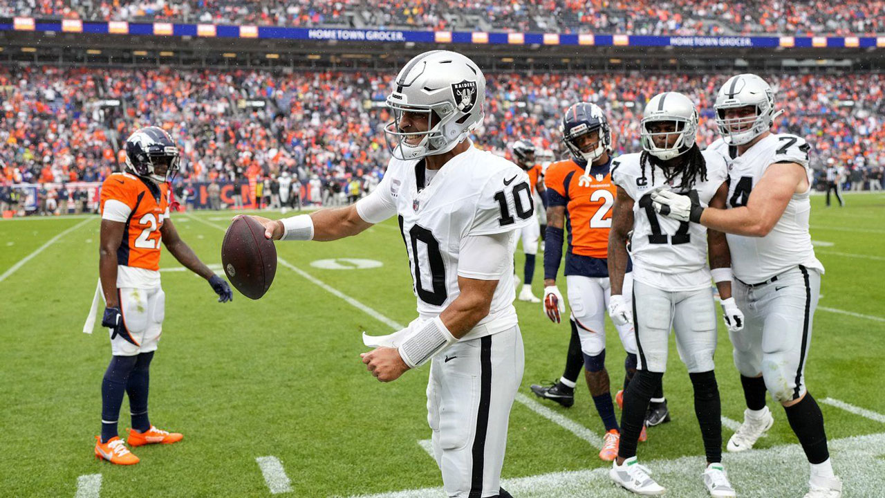Garoppolo, Meyers spoil Payton's debut in Raiders' seventh straight win over Broncos - Sportsnet.ca