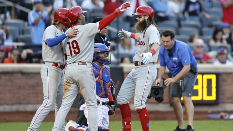 Phillies beat Mets to reach 90 wins in Showalter's finale as New York ...
