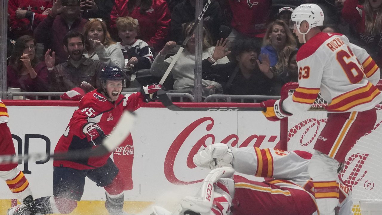 Phillips leads Capitals comeback in shootout win over Flames - Sportsnet.ca