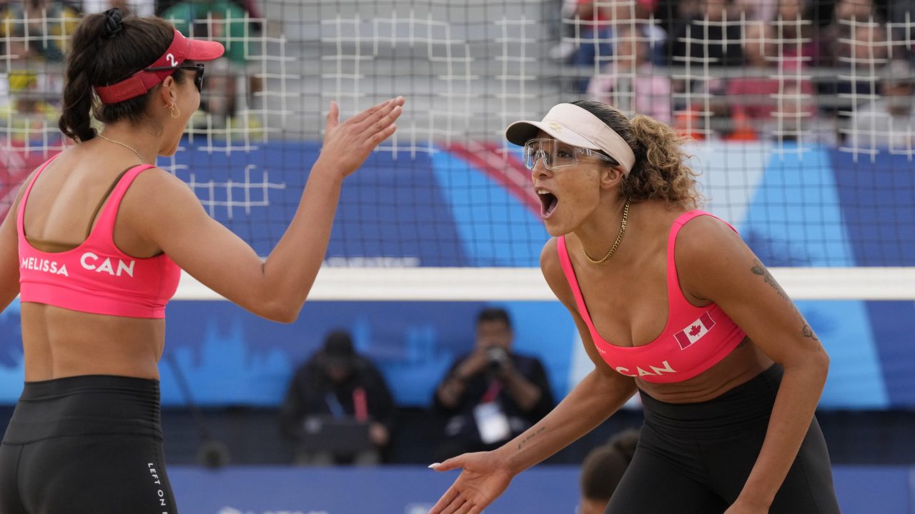Beach volleyball duo, flag-bearers Humana-Paredes, Wilkerson earn Pan Am Games silver - Sportsnet.ca