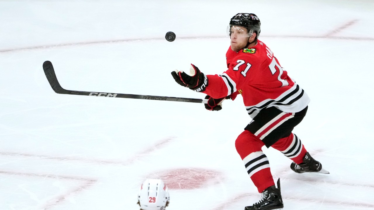 Blackhawks' Hall makes quick recovery from shoulder injury - Sportsnet.ca